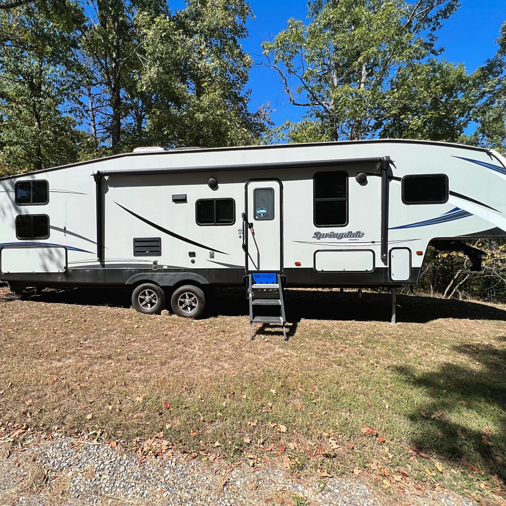 Exterior 1 – 2019 Keystone Springdale 300FWBH – Hot Springs Camper Rentals